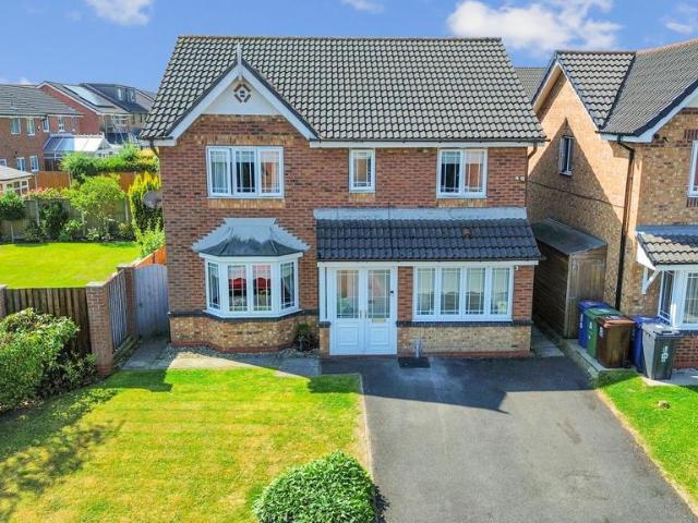 4 bedroom detached house for sale