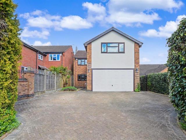 4 bedroom detached house for sale