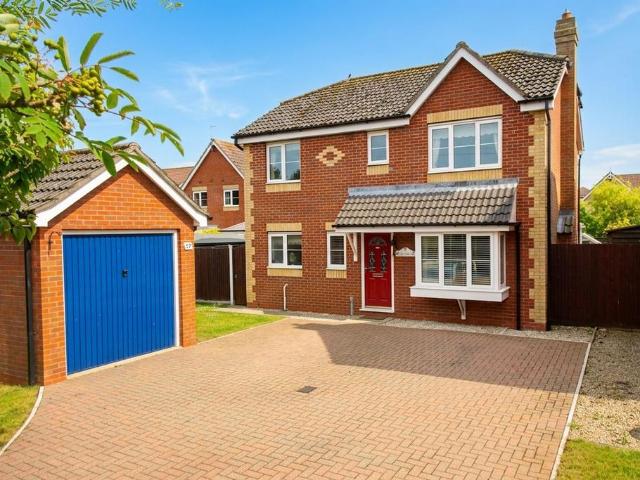 4 bedroom detached house for sale