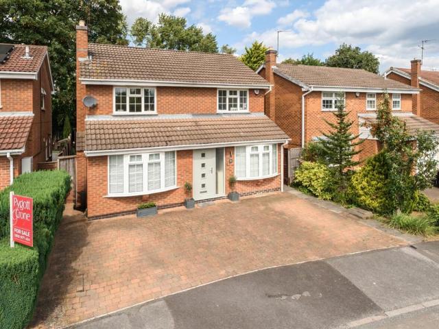4 bedroom detached house for sale