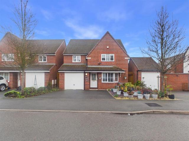 4 bedroom detached house for sale
