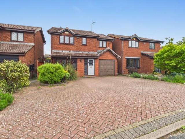 4 bedroom detached house for sale