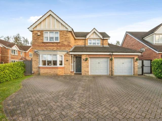 4 bedroom detached house for sale