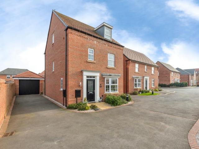 4 bedroom detached house for sale