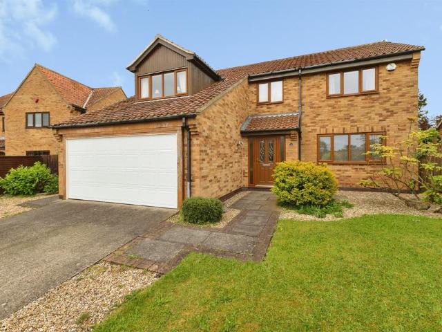 4 bedroom detached house for sale