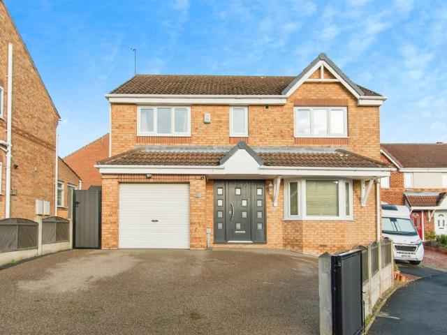 4 bedroom detached house for sale