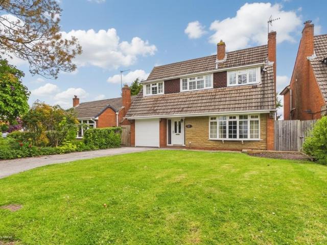 4 bedroom detached house for sale
