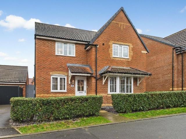 4 bedroom detached house for sale