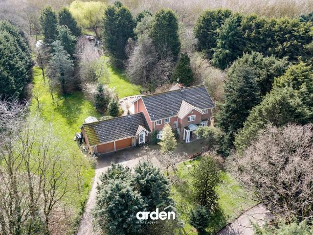 4 bedroom detached house for sale