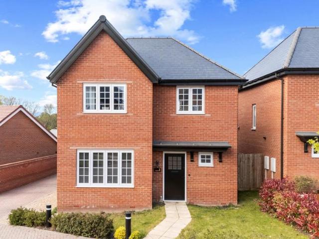 4 bedroom detached house for sale