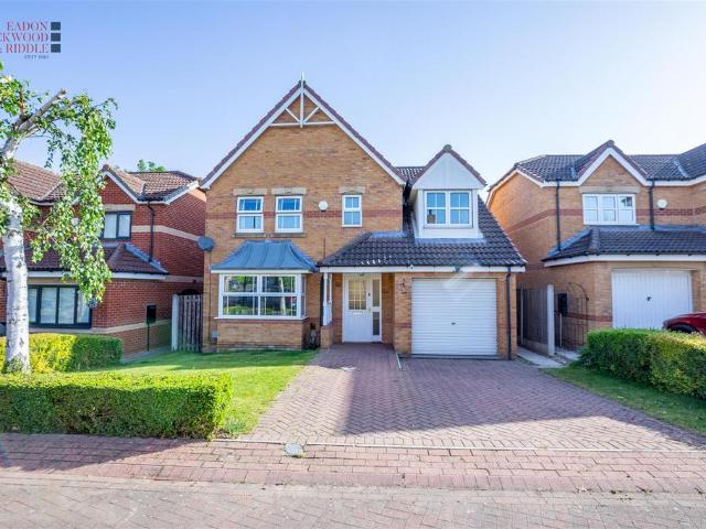 4 bedroom detached house for sale