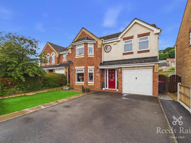 4 bedroom detached house for sale