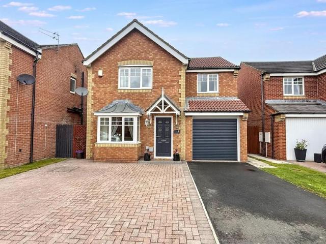 4 bedroom detached house for sale