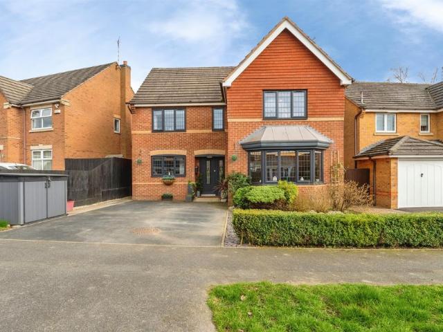 4 bedroom detached house for sale