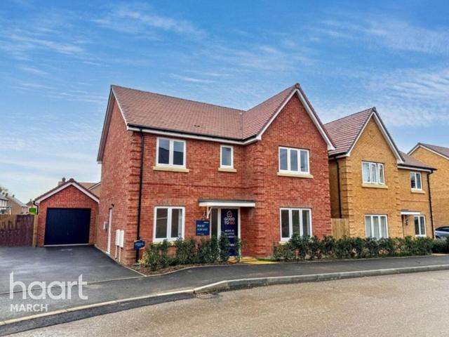4 bedroom detached house for sale
