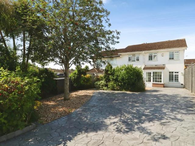 4 bedroom semi detached house for sale