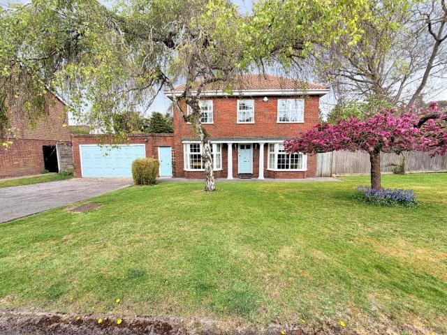 4 bedroom detached house for sale