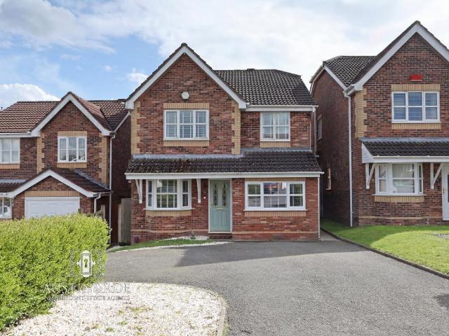 4 bedroom detached house for sale