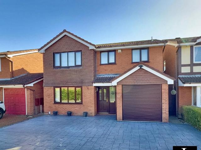 4 bedroom detached house for sale
