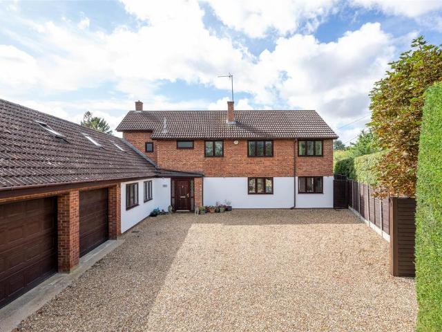 4 bedroom detached house for sale