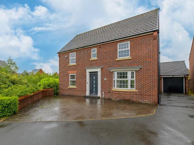 4 bedroom detached house for sale