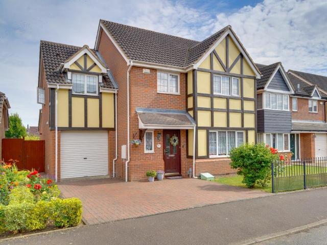 4 bedroom detached house for sale