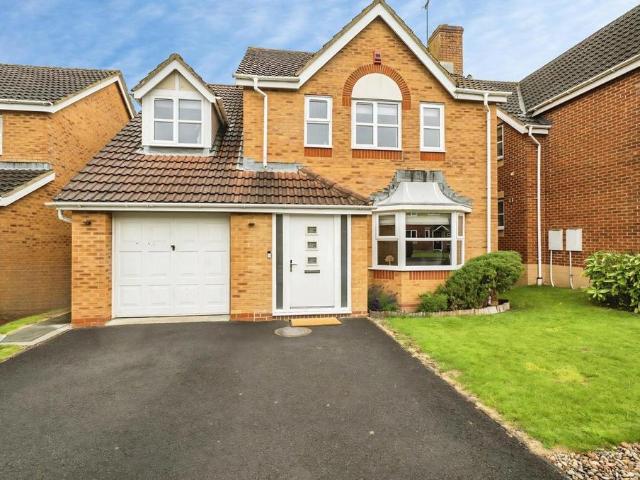 4 bedroom detached house for sale