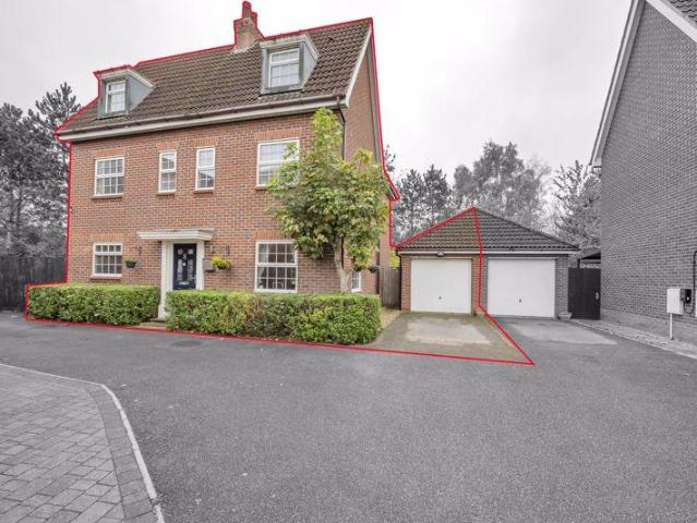4 bedroom detached house for sale