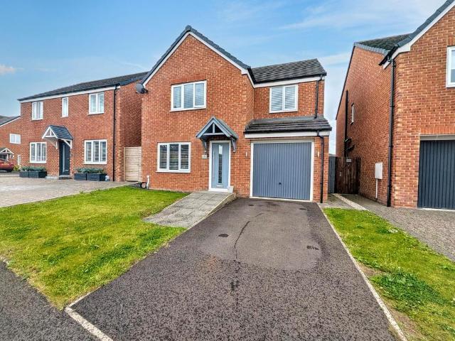 4 bedroom detached house for sale