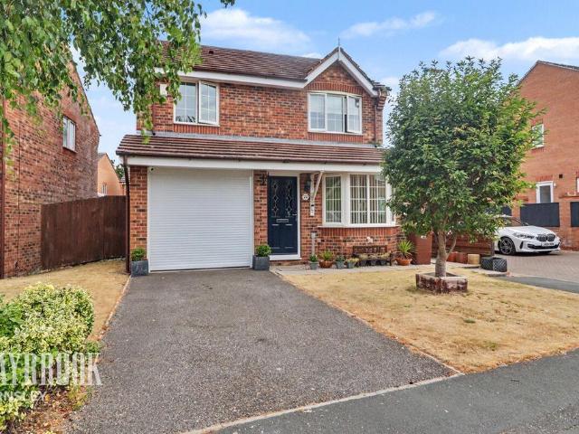 4 bedroom detached house for sale