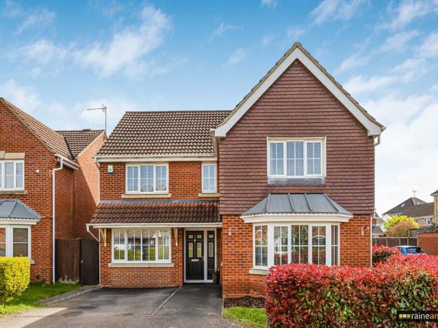 4 bedroom detached house for sale