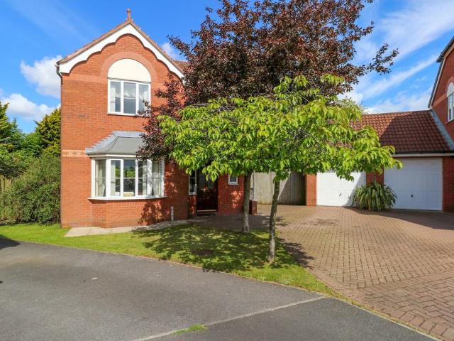 4 bedroom detached house for sale