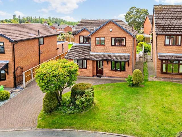 4 bedroom detached house for sale