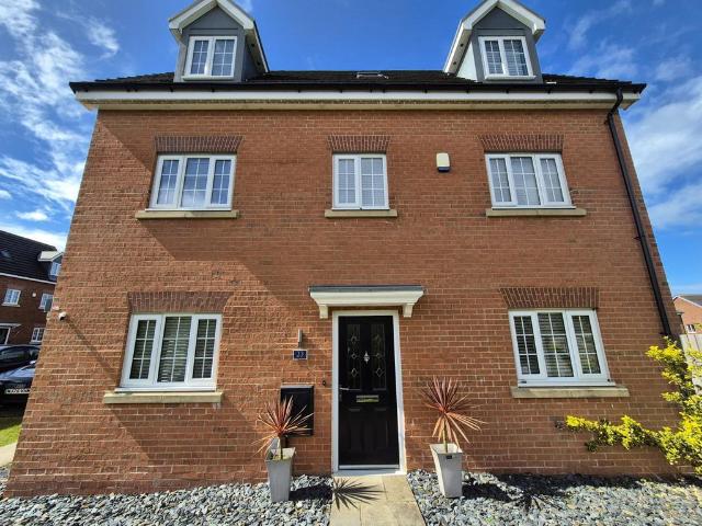 4 bedroom detached house for sale