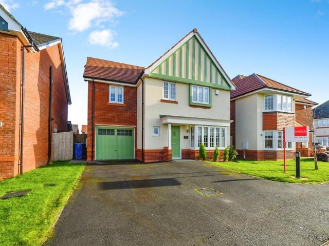 4 bedroom detached house for sale