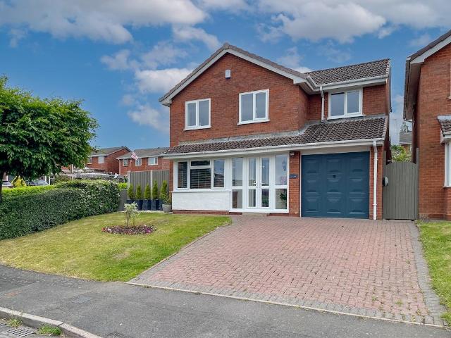 4 bedroom detached house for sale