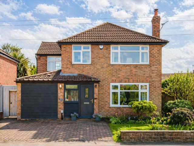 4 bedroom detached house for sale