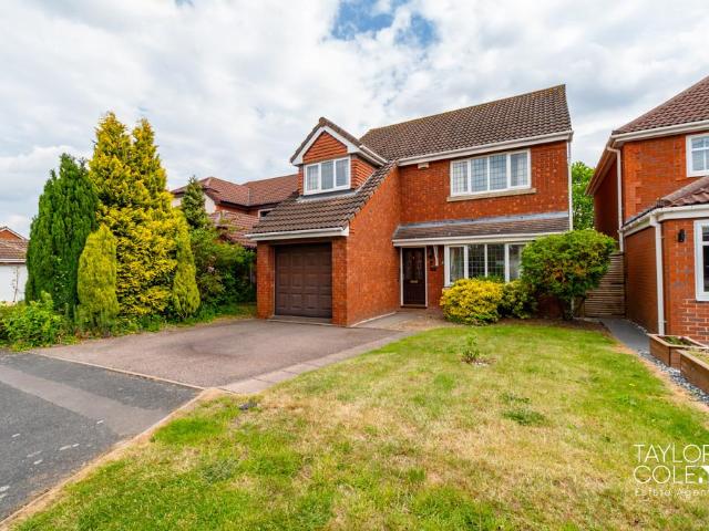 4 bedroom detached house for sale