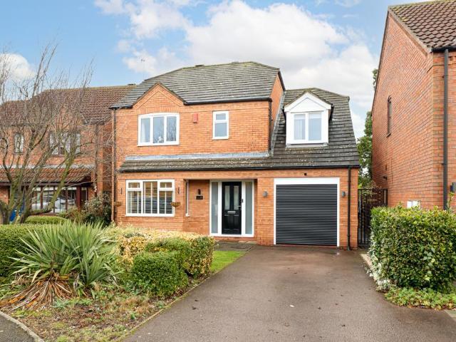 4 bedroom detached house for sale