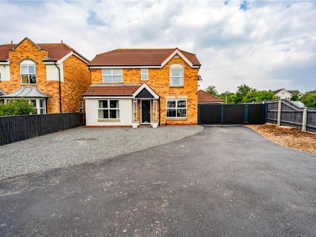 4 bedroom detached house for sale