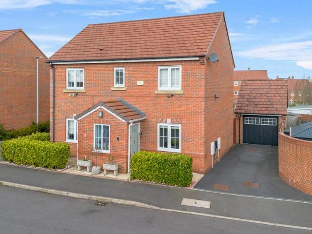 4 bedroom detached house for sale