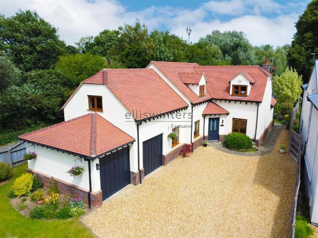 4 bedroom detached house for sale