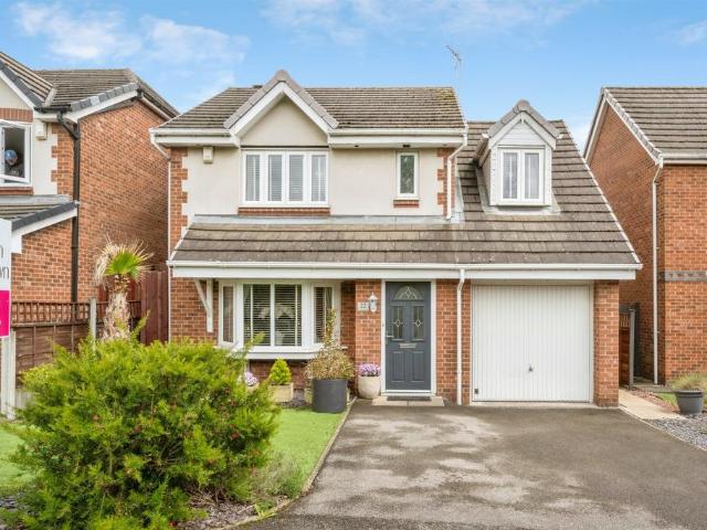 4 bedroom detached house for sale
