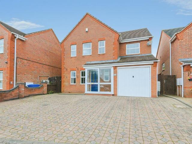 4 bedroom detached house for sale