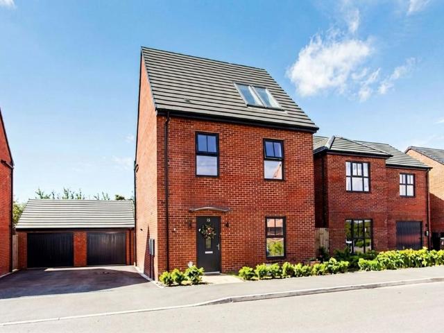 4 bedroom detached house for sale