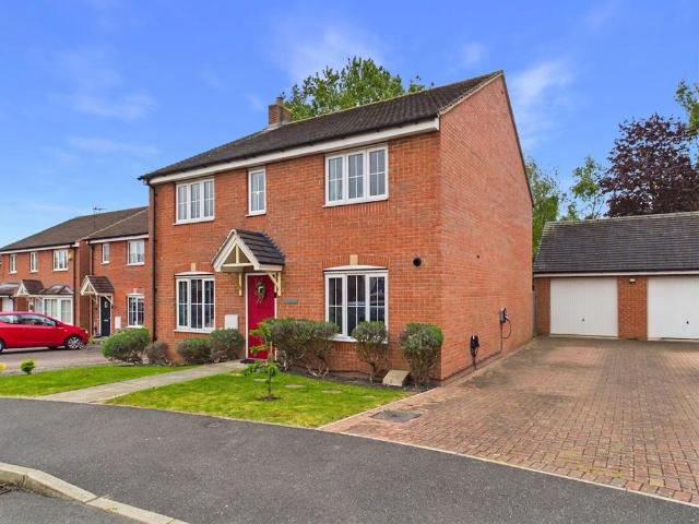 4 bedroom detached house for sale