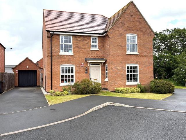 4 bedroom detached house for sale