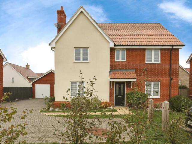 4 bedroom detached house for sale