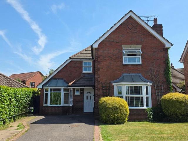 4 bedroom detached house for sale