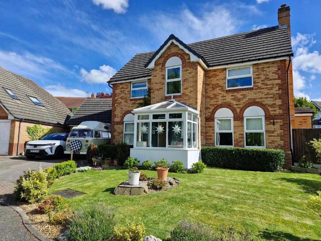 4 bedroom detached house for sale